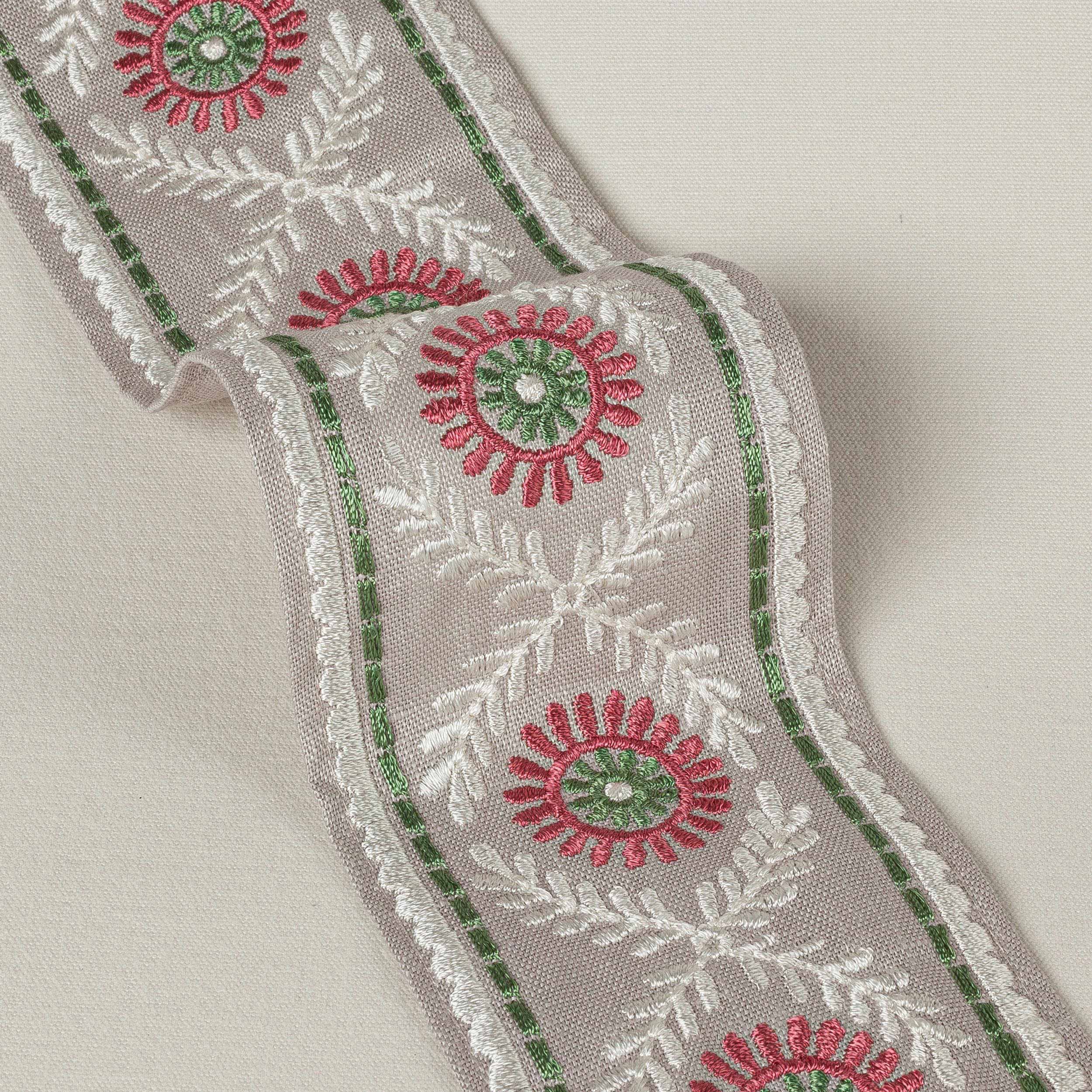 Rosario Braid, leaf green - Cowtan & Tout Design Library